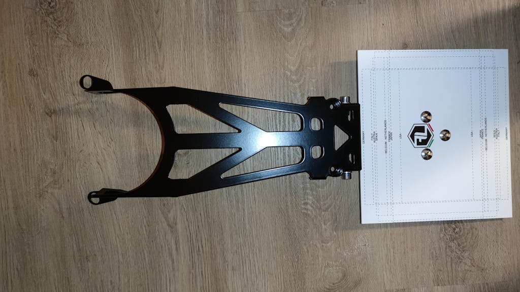 RETRACTABLE LICENSE PLATE HOLDER – Thebrapshop