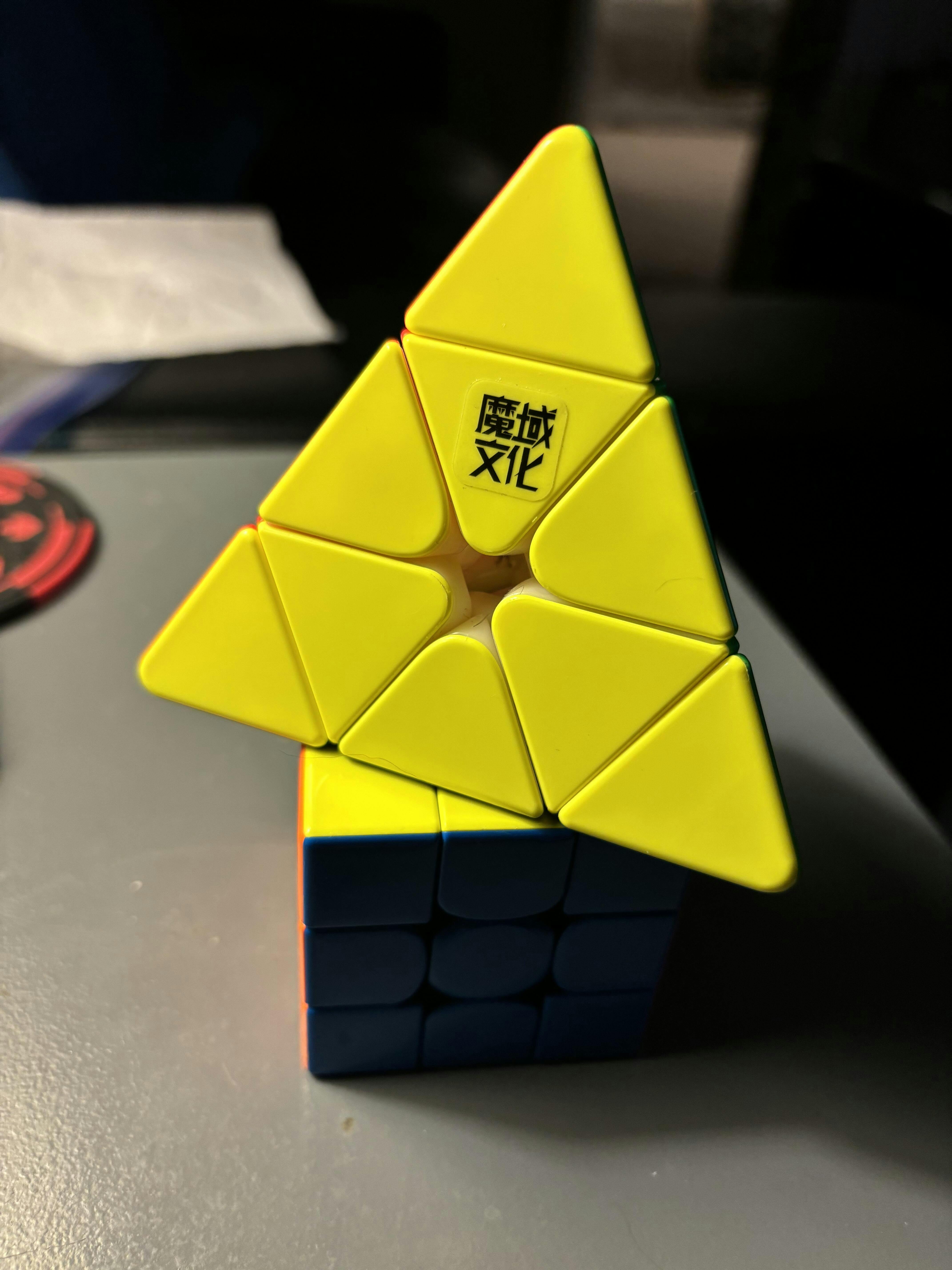 MoYu WeiLong Pyraminx Magnetic – TheCubicle