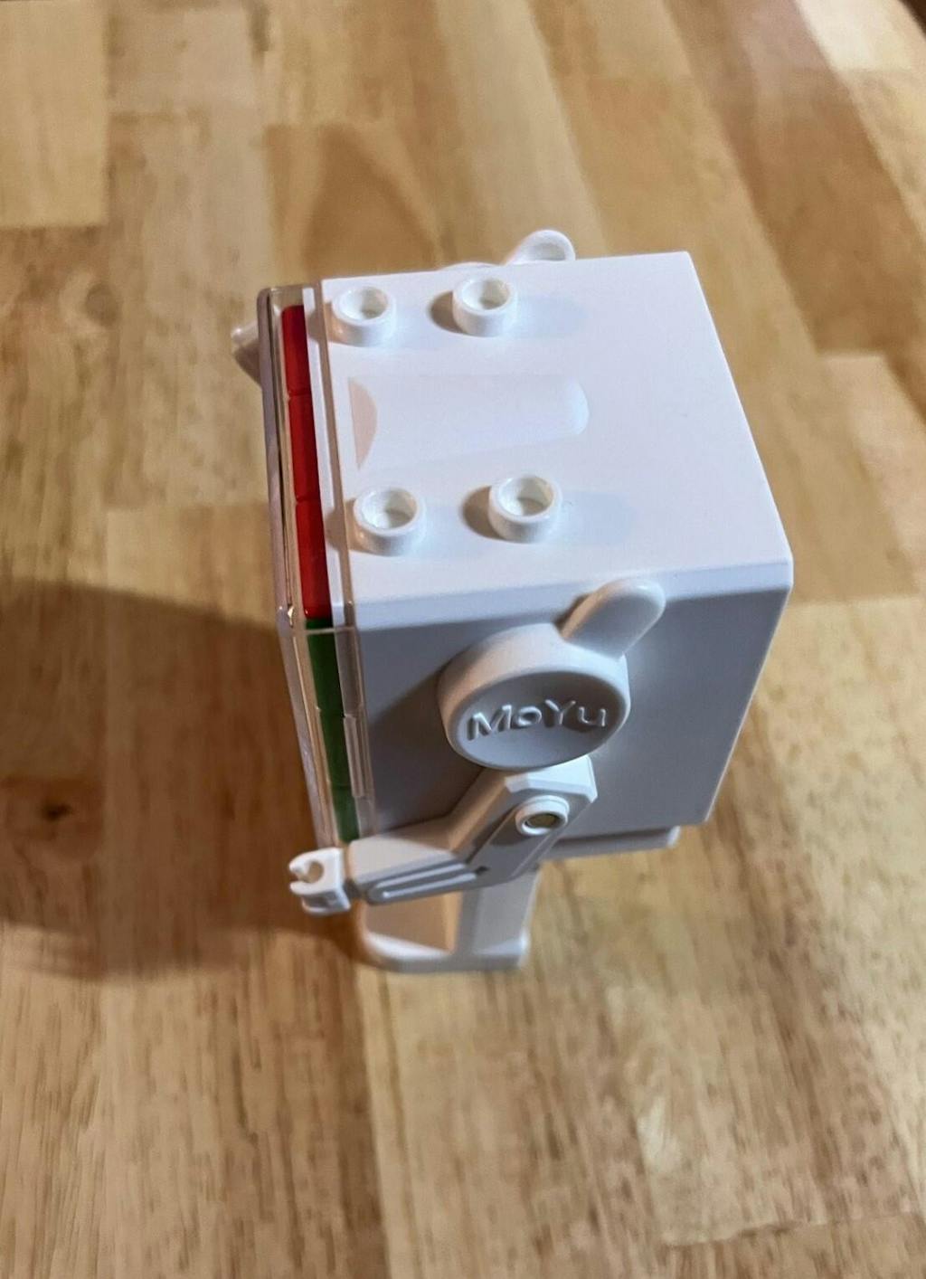 MoYu Robot Cube Stand (2x2/3x3) – TheCubicle