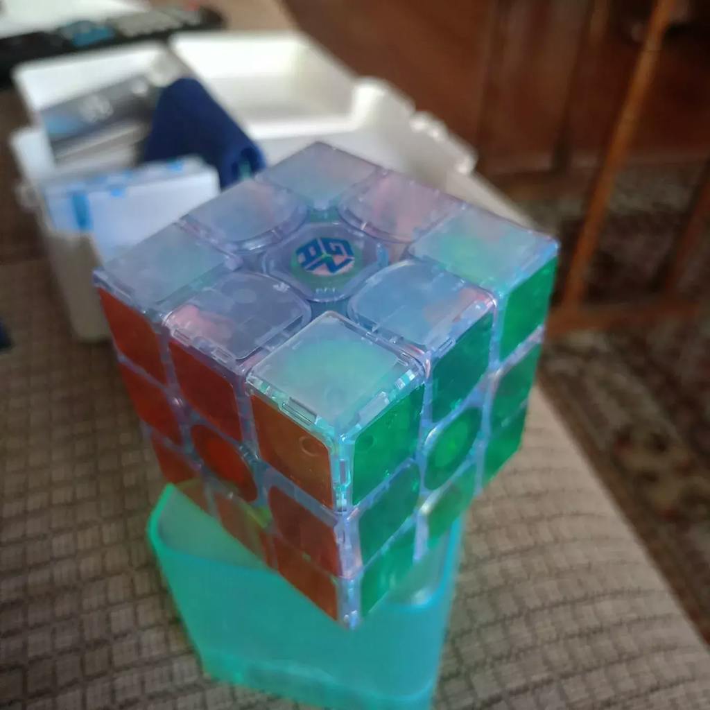 GAN14 MagLev Pro Aurora 3x3 (Limited Edition) – TheCubicle