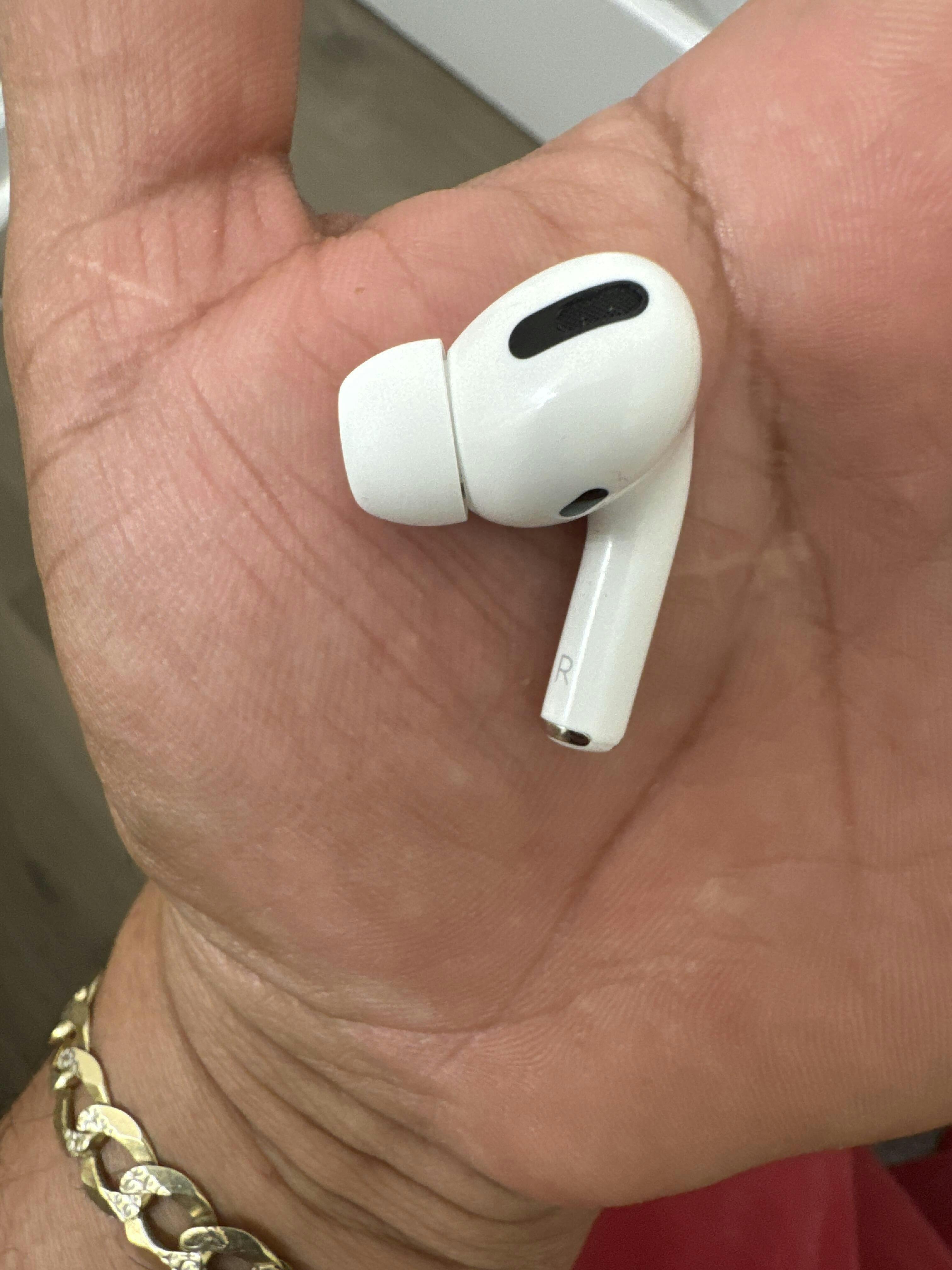 AirPods Pro Replacement AirPod - Right AirPod (1st Generation ...