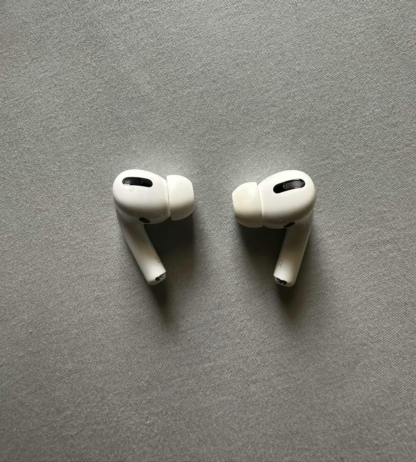 AirPods Pro Replacement AirPod - Left AirPod (1st Generation) – TheRightOne