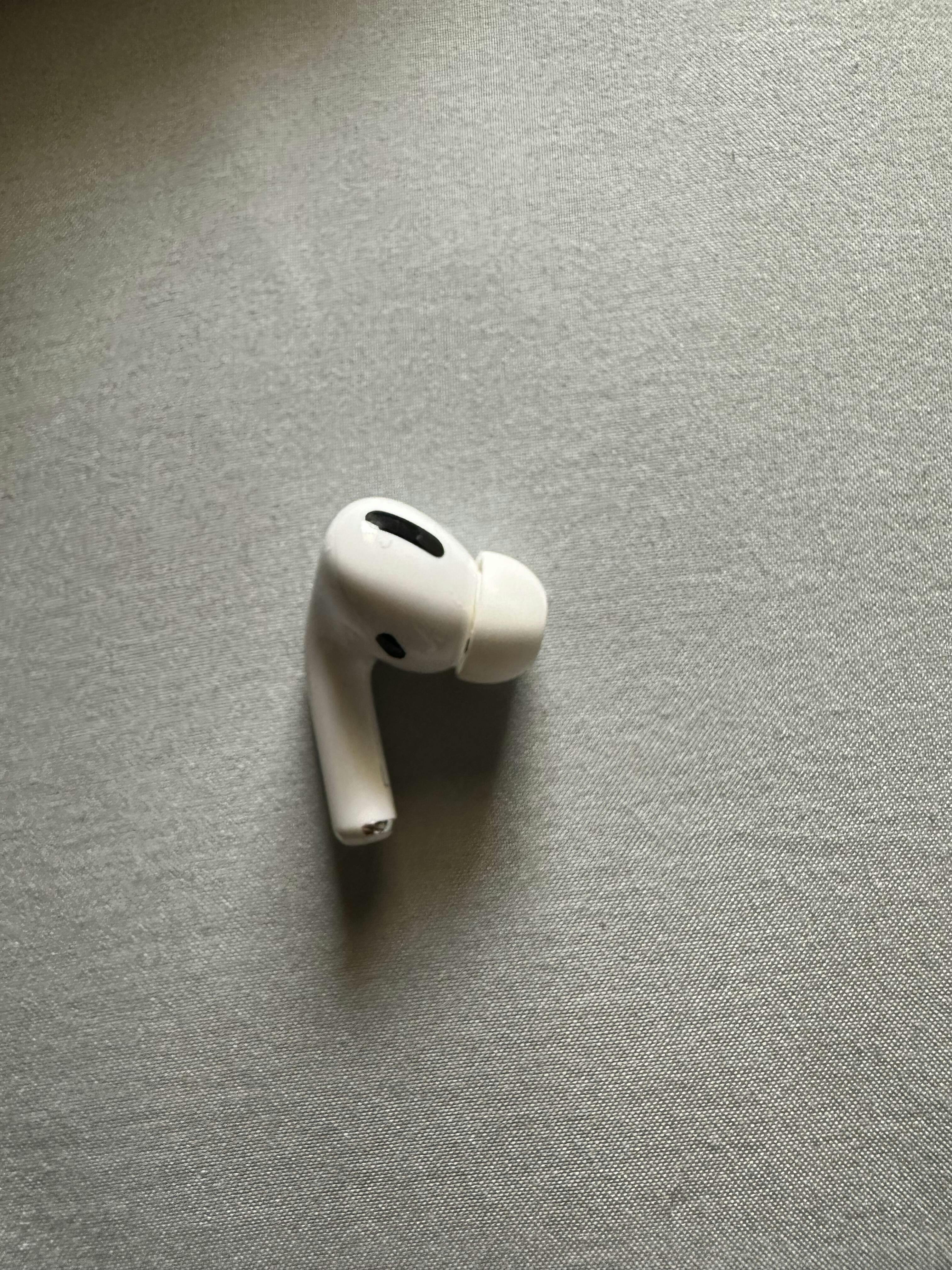 AirPods Pro Replacement AirPod - Left AirPod (1st Generation) – TheRightOne