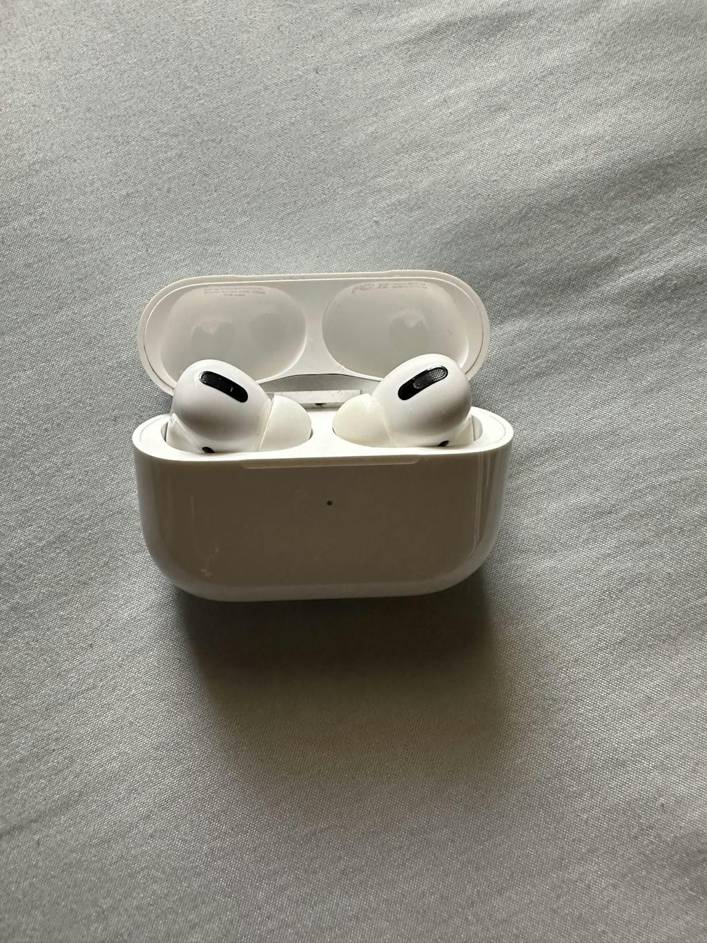AirPods Pro Replacement AirPod - Left AirPod (1st Generation) – TheRightOne