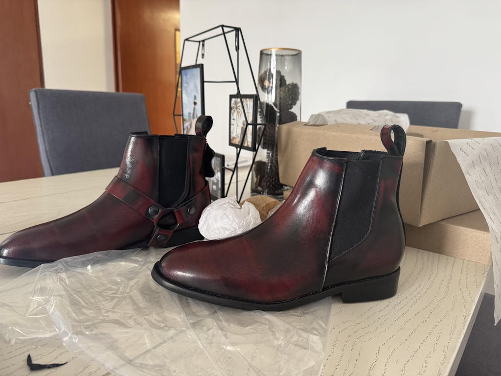 Botas chelsea fabricadas en piel color vino para hombre | Thoro – THORO 650