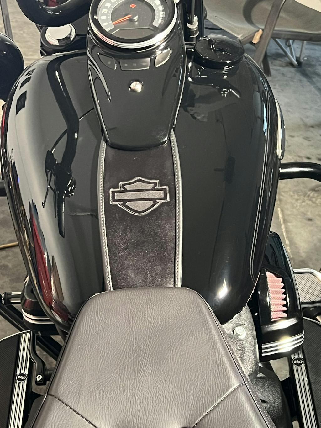 Three Mutts Custom Leather tank bibs, fender bibs, bags and more!