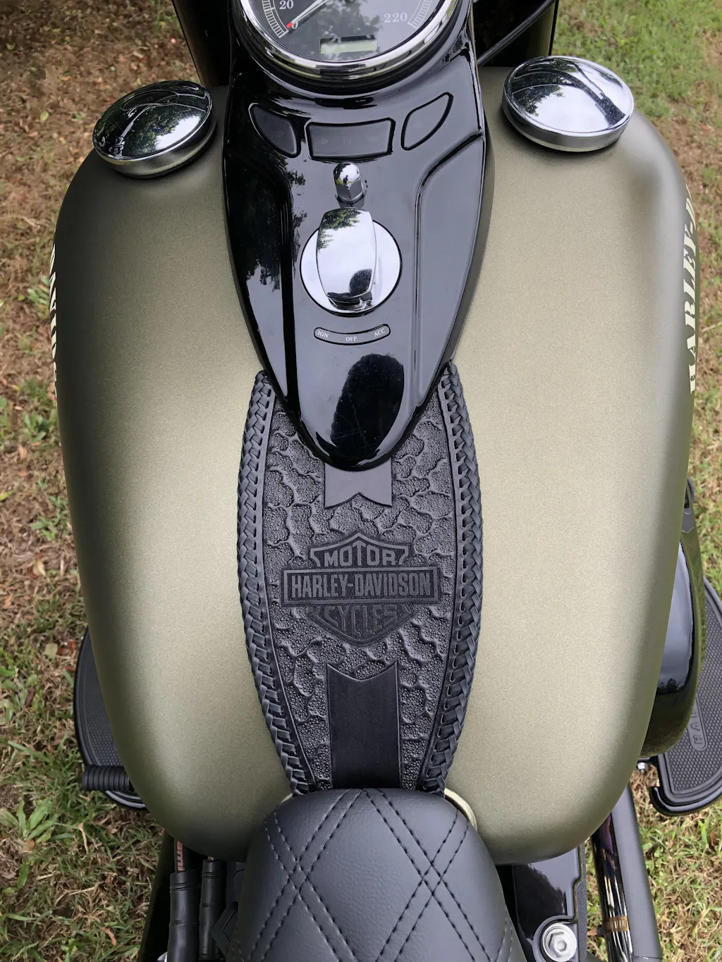 Custom Tank Bibs – Tagged "harley-davidson" – Three Mutts Custom Leather