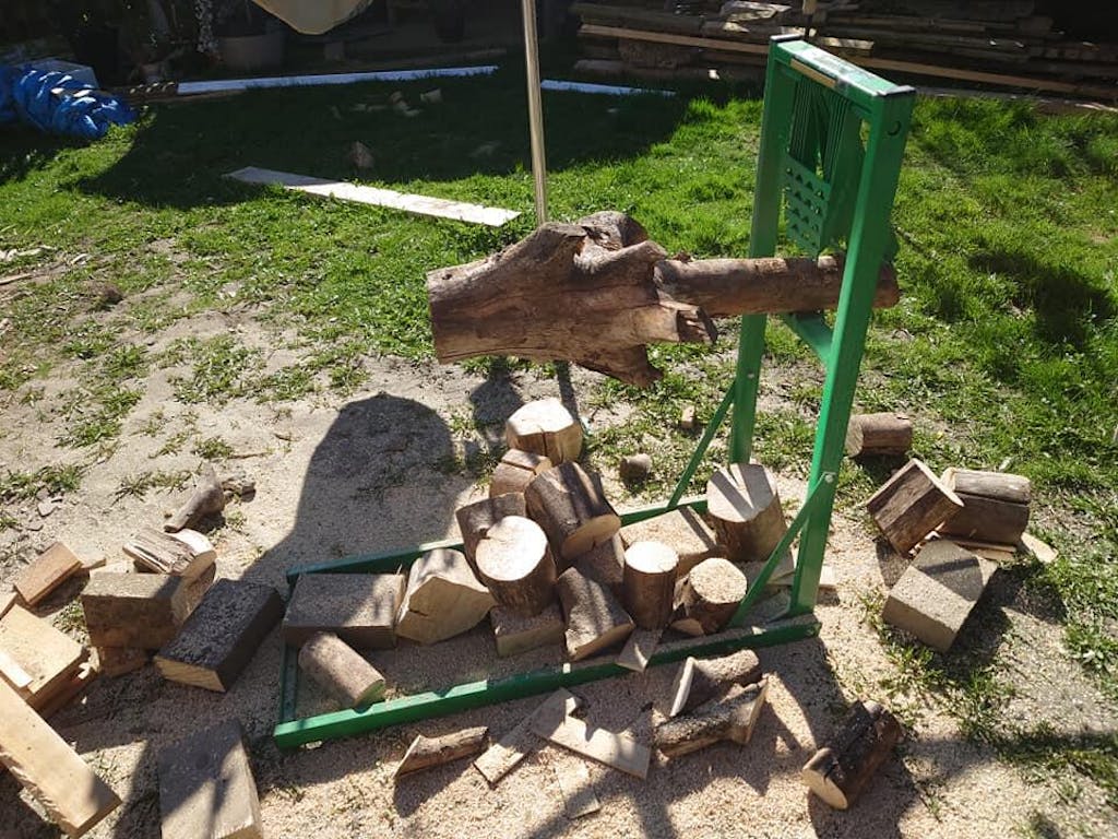 Timber Croc Log Holder for Chainsaw - A Safe & Secure Saw Horse ...
