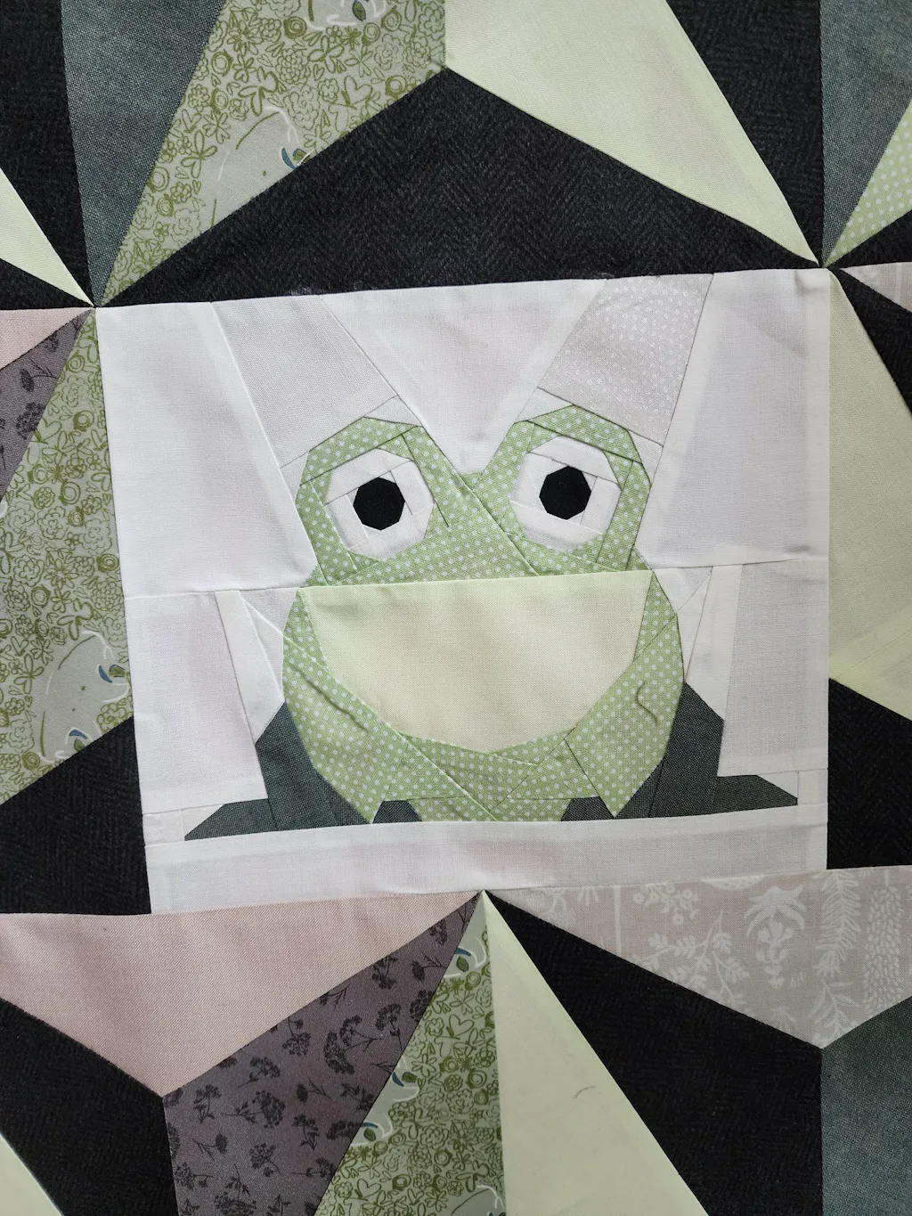 FROG quilt block pattern – Tomte Studio