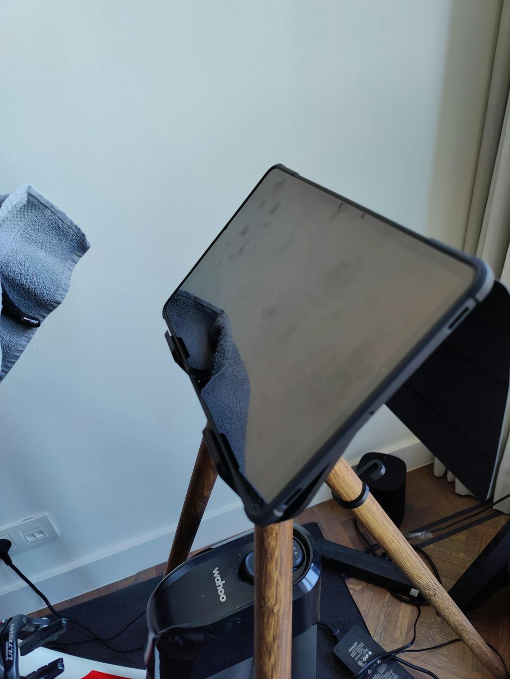 Road bike wall mount rack from Tons