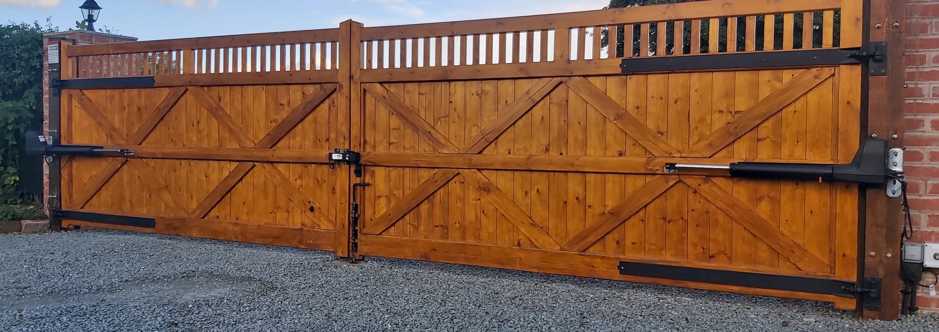 AT1202 Dual Swing Gate Opener - Heavy Duty
