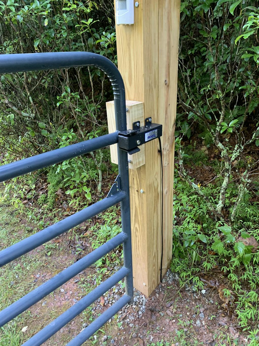 Automatic Electric Outdoor Gate Lock for Swing Gate Openers | TOPENS