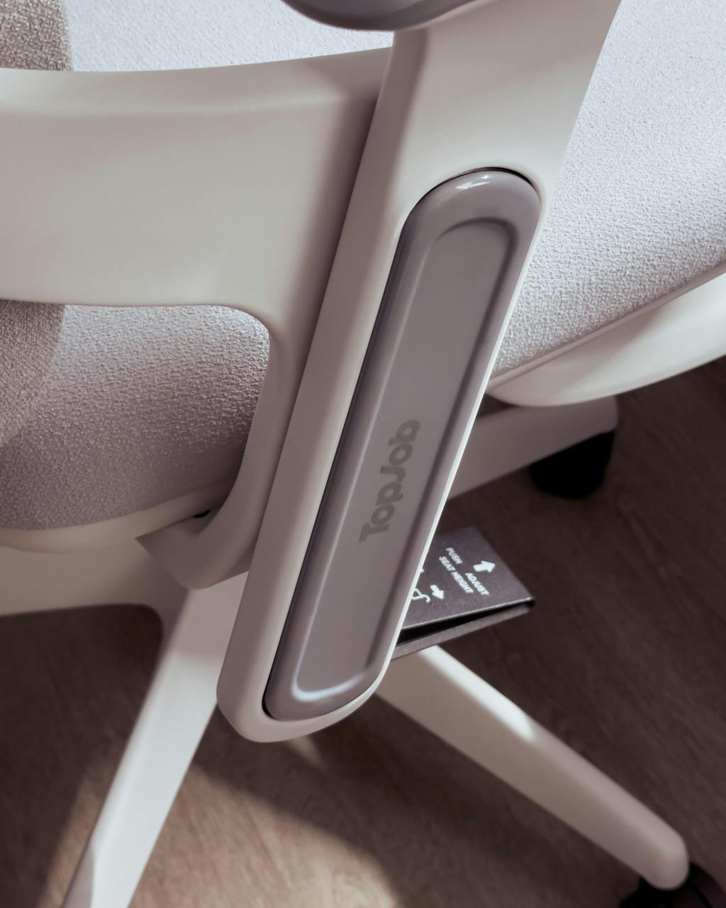 Aura Ergonomic Chair – TopJob