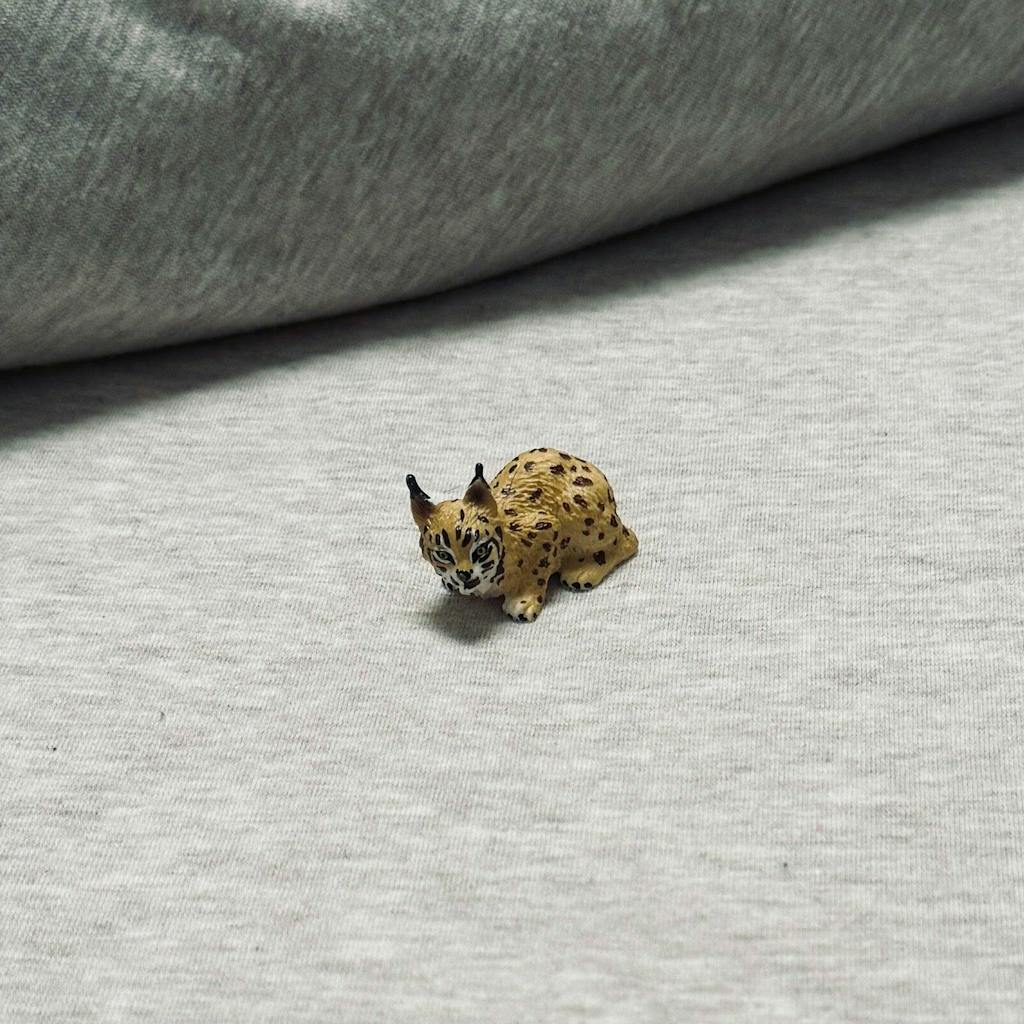 Toymany Crouching Lynx Figurine | Realistic Animal Figurine Toy