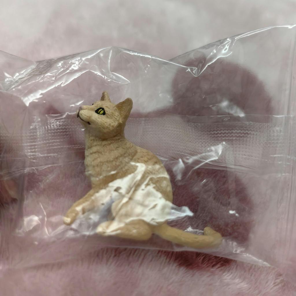 Toymany Sitting Orange Tabby Cat Figurine | Realistic Animal Figurine