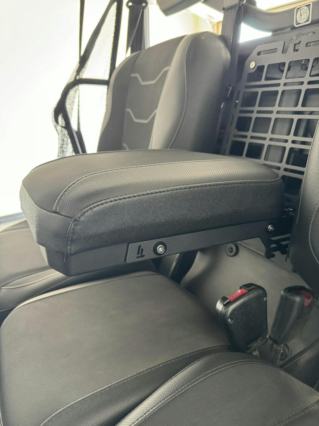 CAN-AM DEFENDER ADJUSTABLE CENTER CONSOLE MOLLE PANEL SYSTEM – Trail Icon