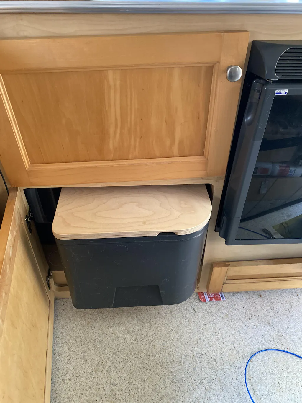 Trelino® Origin M • Composting toilet for Vans & Sprinters