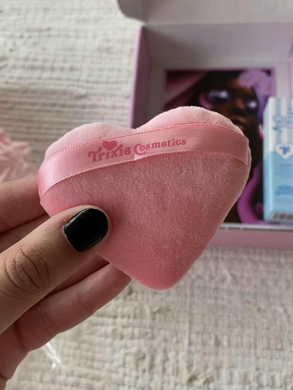 Heart Powder Puff - Trixie Cosmetics