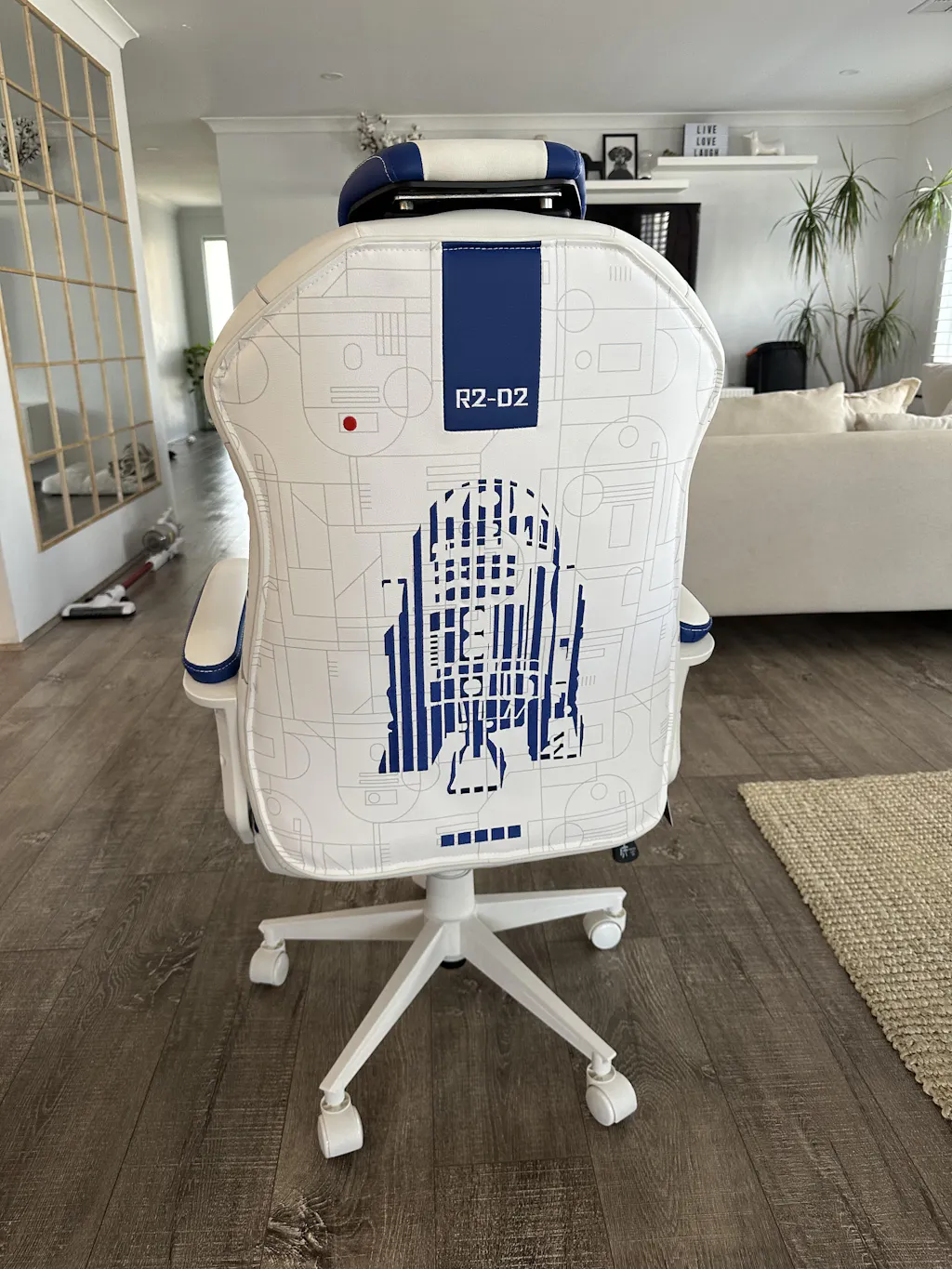TTRacing Duo V4 Pro Gaming Chair - R2-D2 Edition – TTRacing Australia