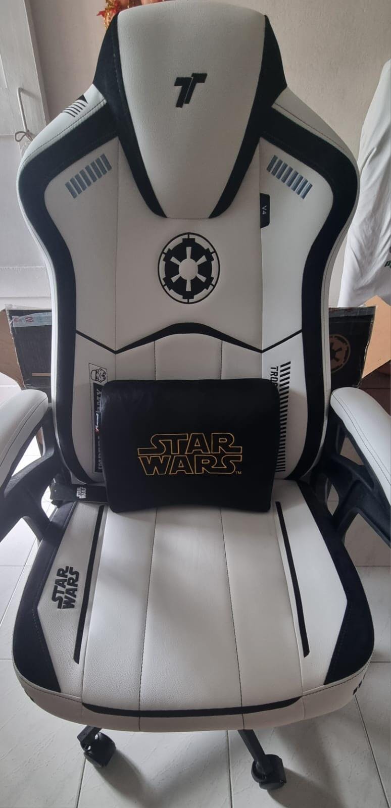 TTRacing Duo V4 Gaming Chair - Stormtrooper Edition - Best of 2023