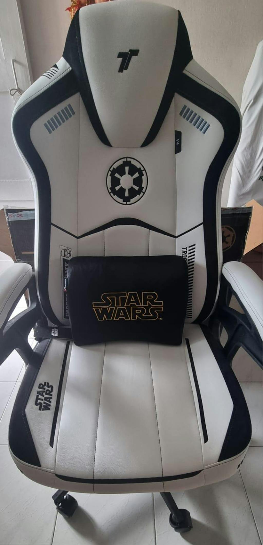 TTRacing Duo V4 Gaming Chair - Stormtrooper Edition - Best of 2023