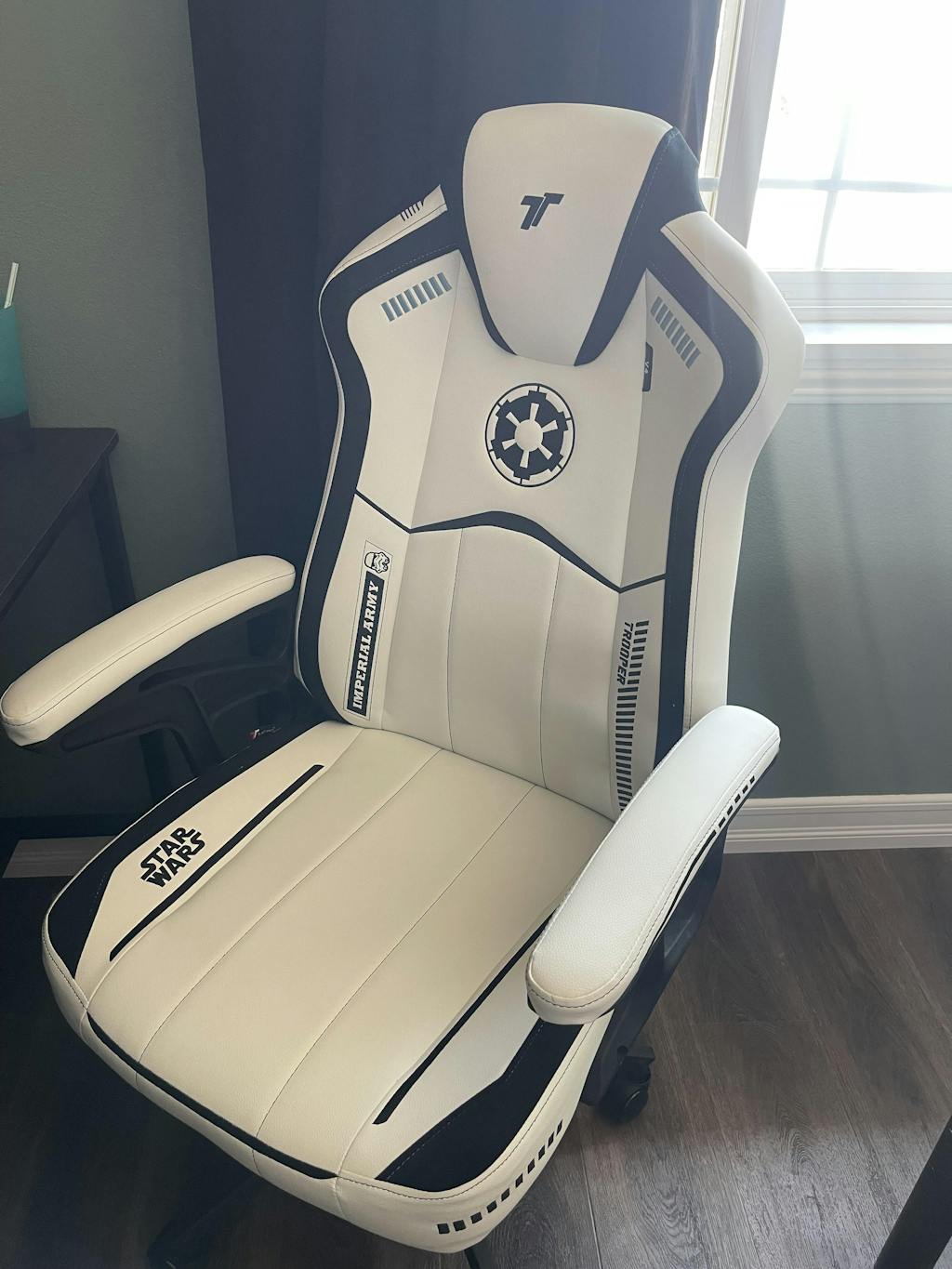 TTRacing Duo V4 Gaming Chair - Stormtrooper Edition - Best of 2023 ...