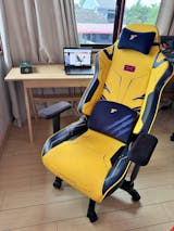 TTRacing Swift X Pro Gaming Chair - Wolverine Edition