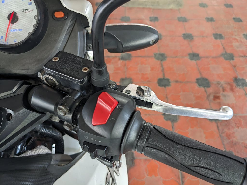 TVS Adjustable control lever Kit (HTE) for Apache