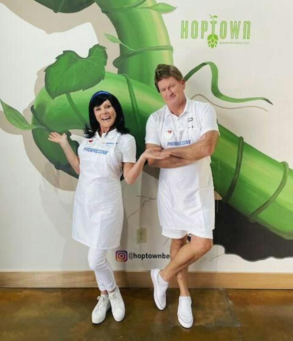 Progressive Jamie Adult Halloween Costume Kit White