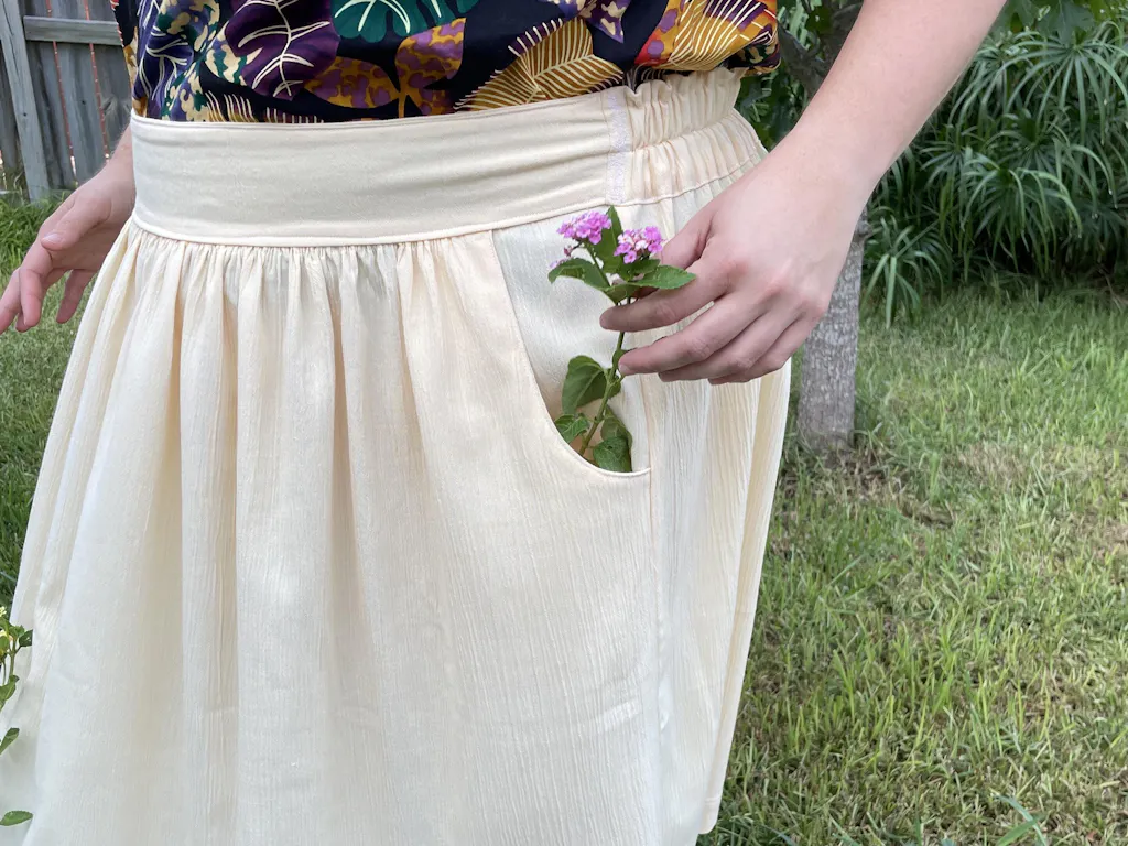 Meadow Skirt Sewing Pattern - Women's/Curved Fit – Twig + Tale