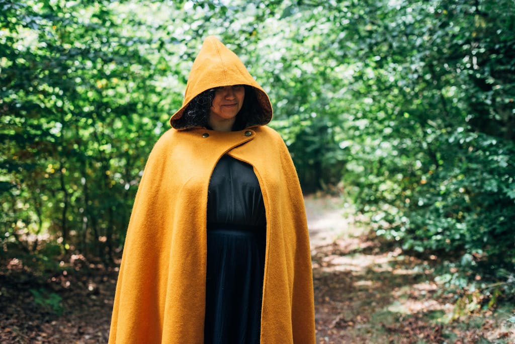 Overland Cloak Sewing Pattern - Adult – Twig + Tale