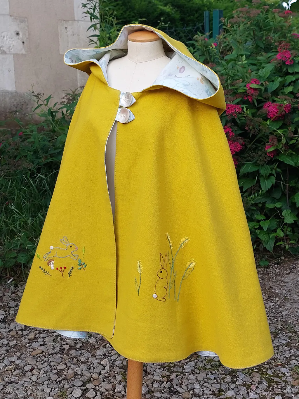 Traveller Cape Sewing Pattern - Child ~ reversible – Twig + Tale