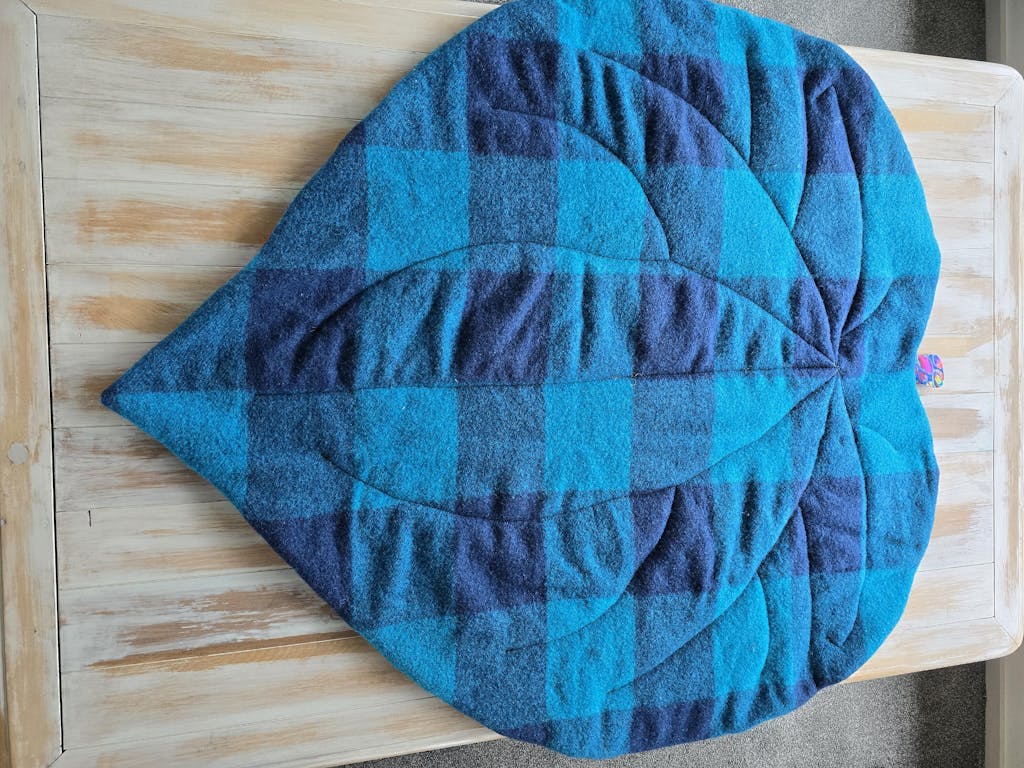 North American Leaf Blankets Sewing Patterns ~ 5 leaf shapes in larger – Twig + Tale