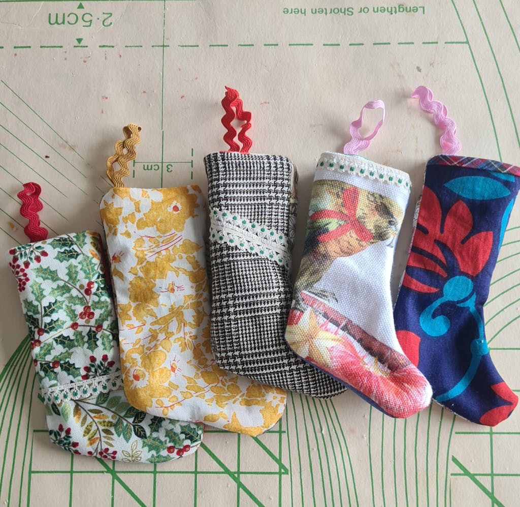 Mini Stocking Sewing Pattern ~ perfect for an Advent Calendar – Twig + Tale