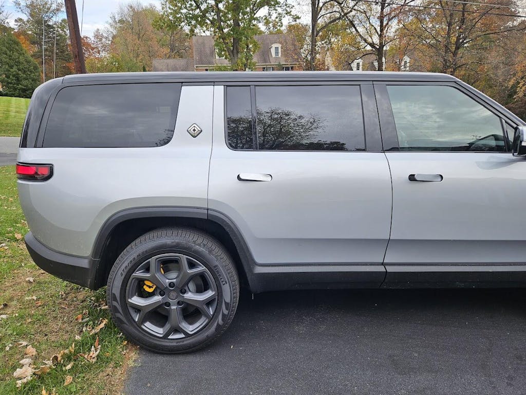 Chrome Delete Blackout Wrap Kit | for Rivian R1S 2022-2026 – TWRAPS