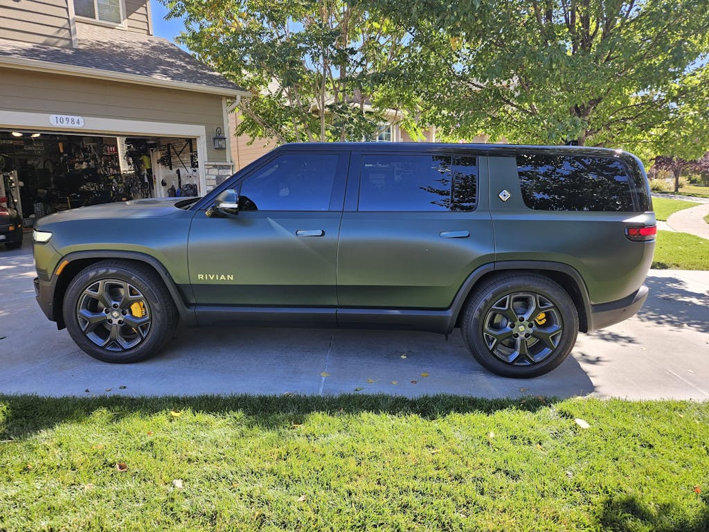 Chrome Delete Blackout Wrap Kit | for Rivian R1S 2022-2026 – TWRAPS