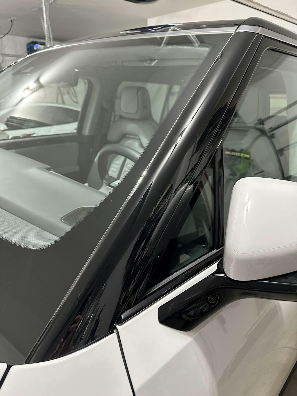Headlights Smoke Tint PPF for Rivian R1T & R1S 2021-2026 - 8mil – TWRAPS
