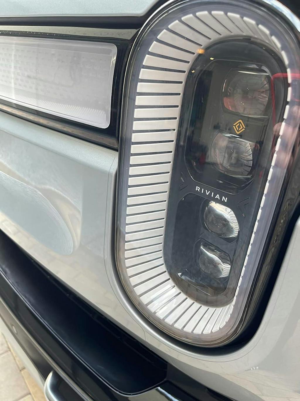 Headlights Smoke Tint PPF for Rivian R1T & R1S 2021-2026 - 8mil – TWRAPS