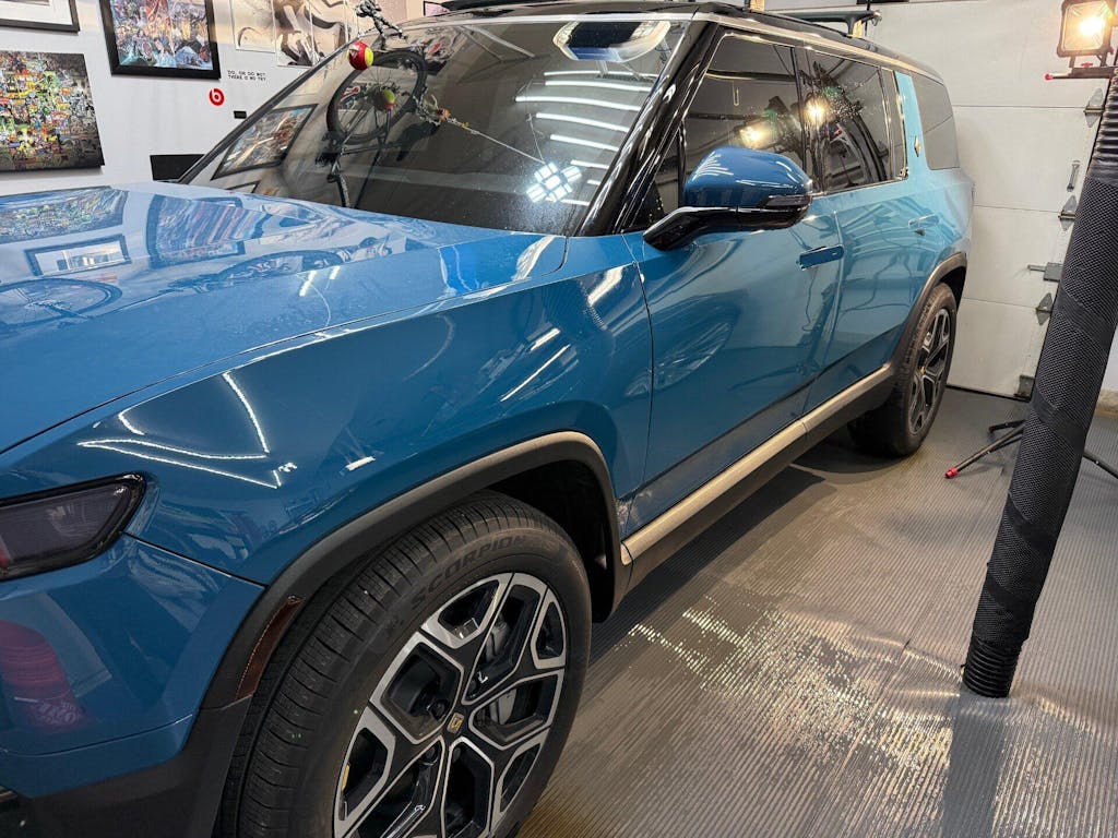 Clear/Stealth PPF Wrap | Paint Protection Film for Rivian R1S – TWRAPS