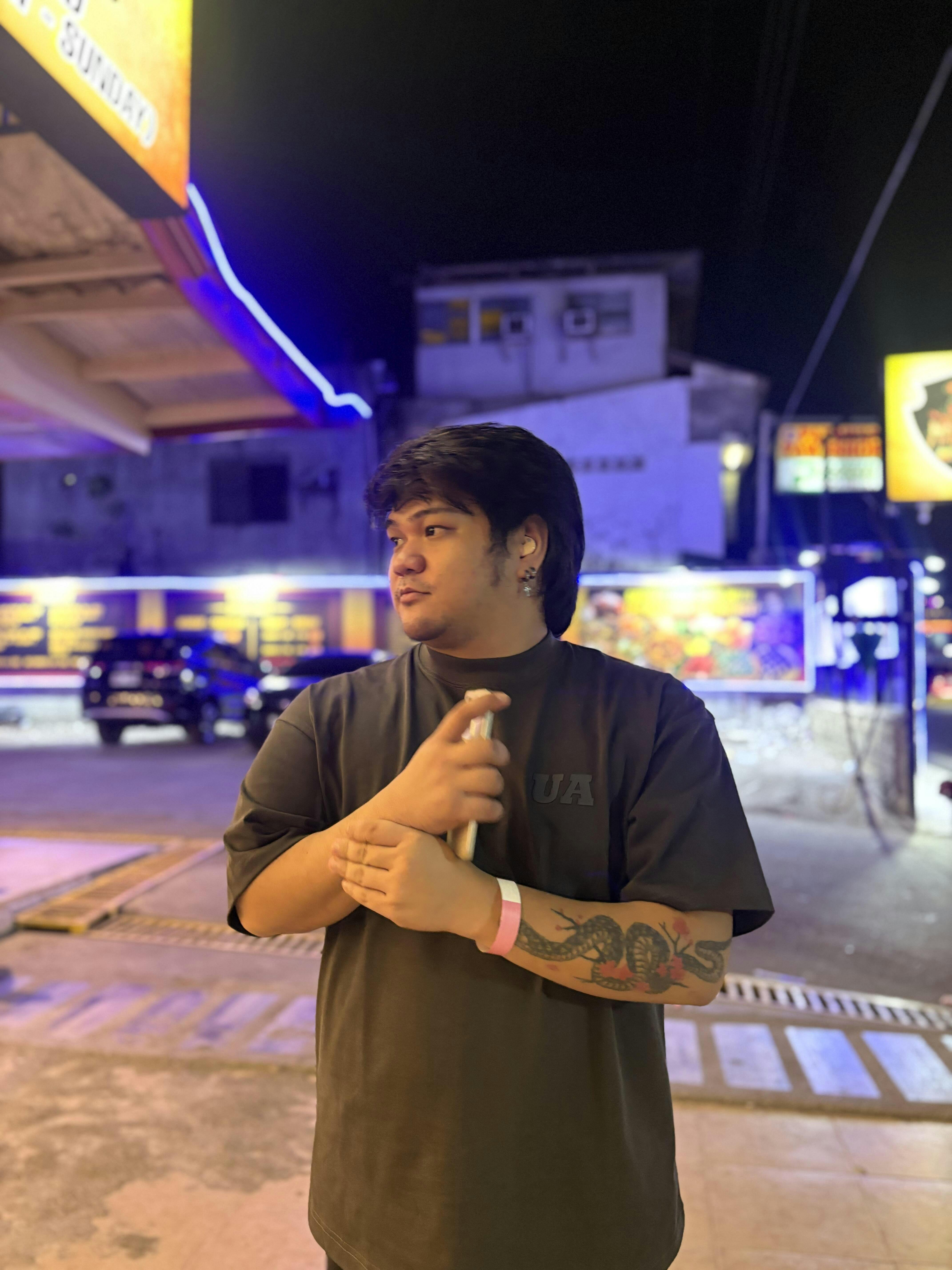 UA ESSENTIALS – UA Worldwide