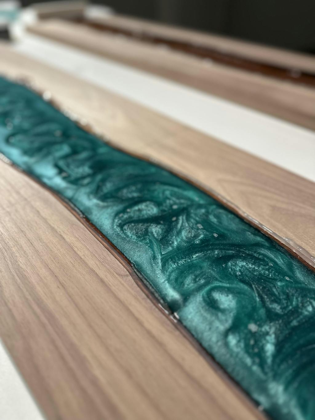 River Table Turquoise Epoxy Color Powder by Pigmently