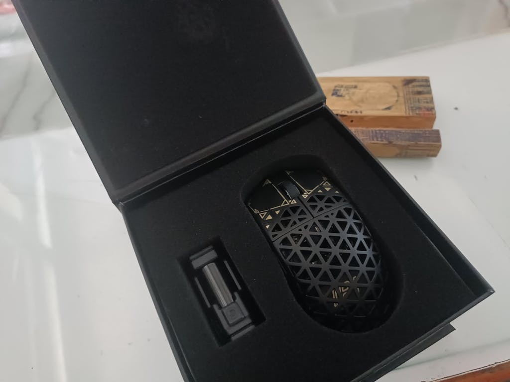 IPI Float 8K Karbon Fiber Wireless Mouse