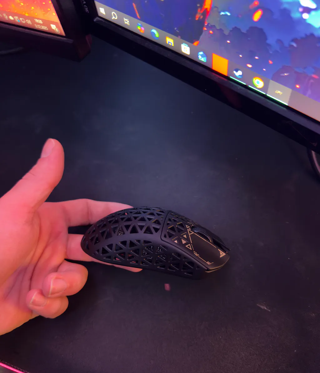 IPI Float 8K Karbon Fiber Wireless Mouse