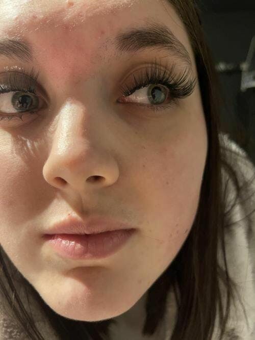 Underlash by Laura Burbury | DIY Eyelash Extensions