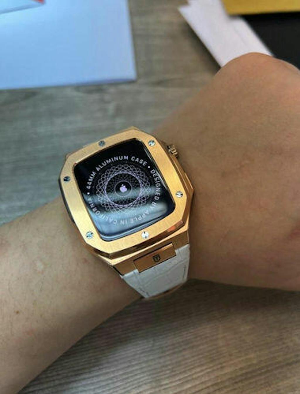 White Leather Apple Watch Rose Gold Case Band ⌚ Unstrap