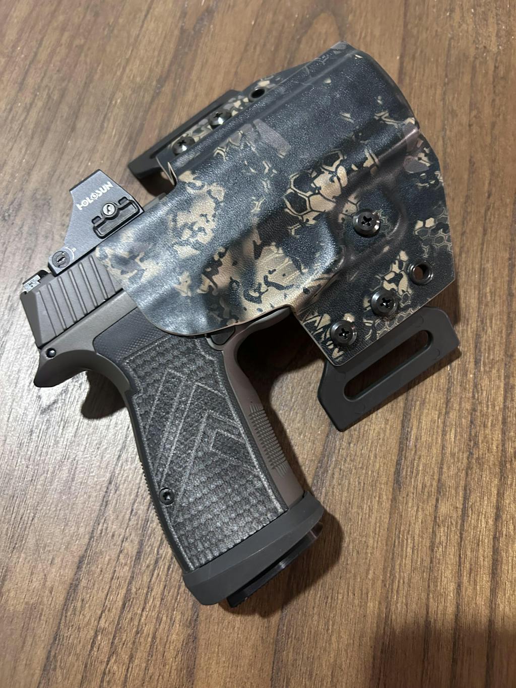 Fall Special OWB CC Holster – Upper Hand Holsters