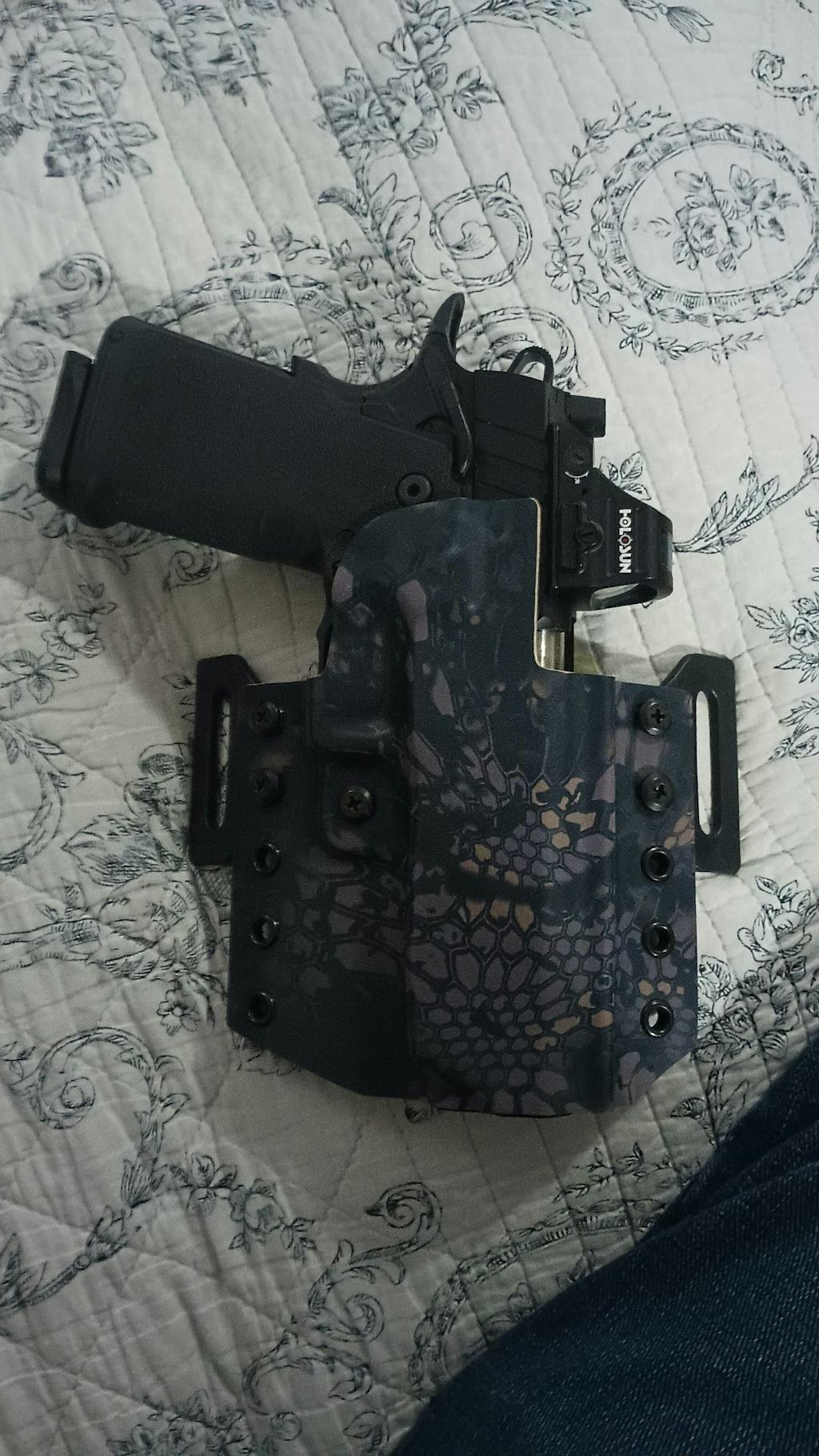Fall Special OWB CC Holster – Upper Hand Holsters