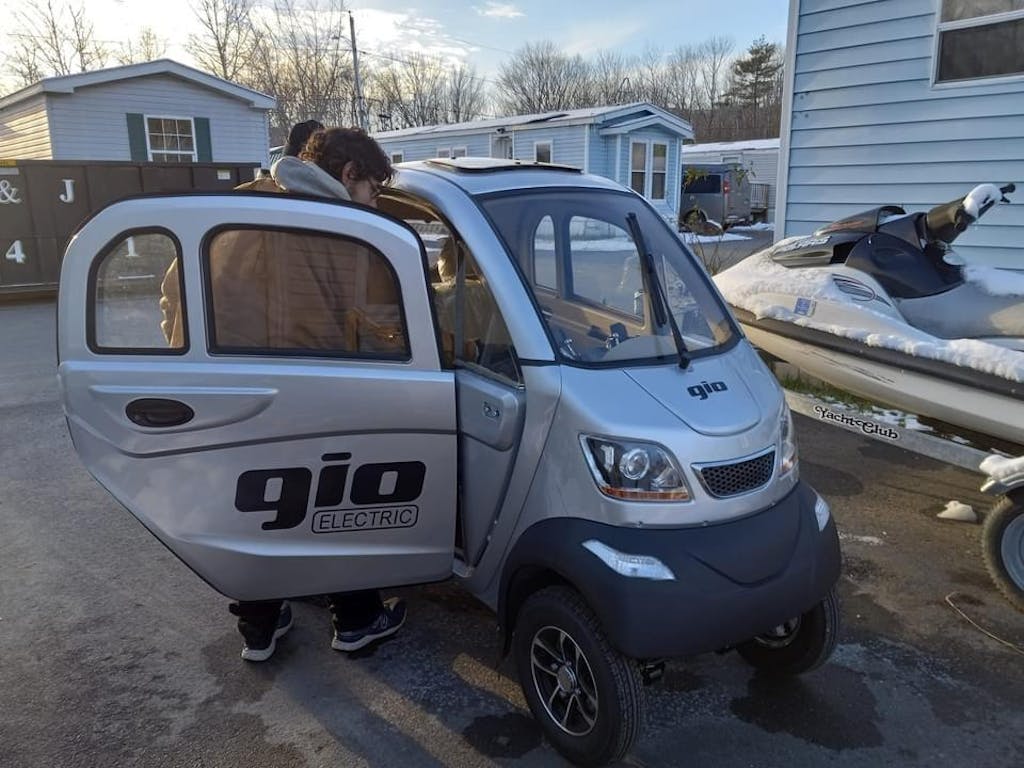 GIO GOLF ENCLOSED MOBILITY SCOOTER 60V 1200W, top speed 18mph, Range u ...