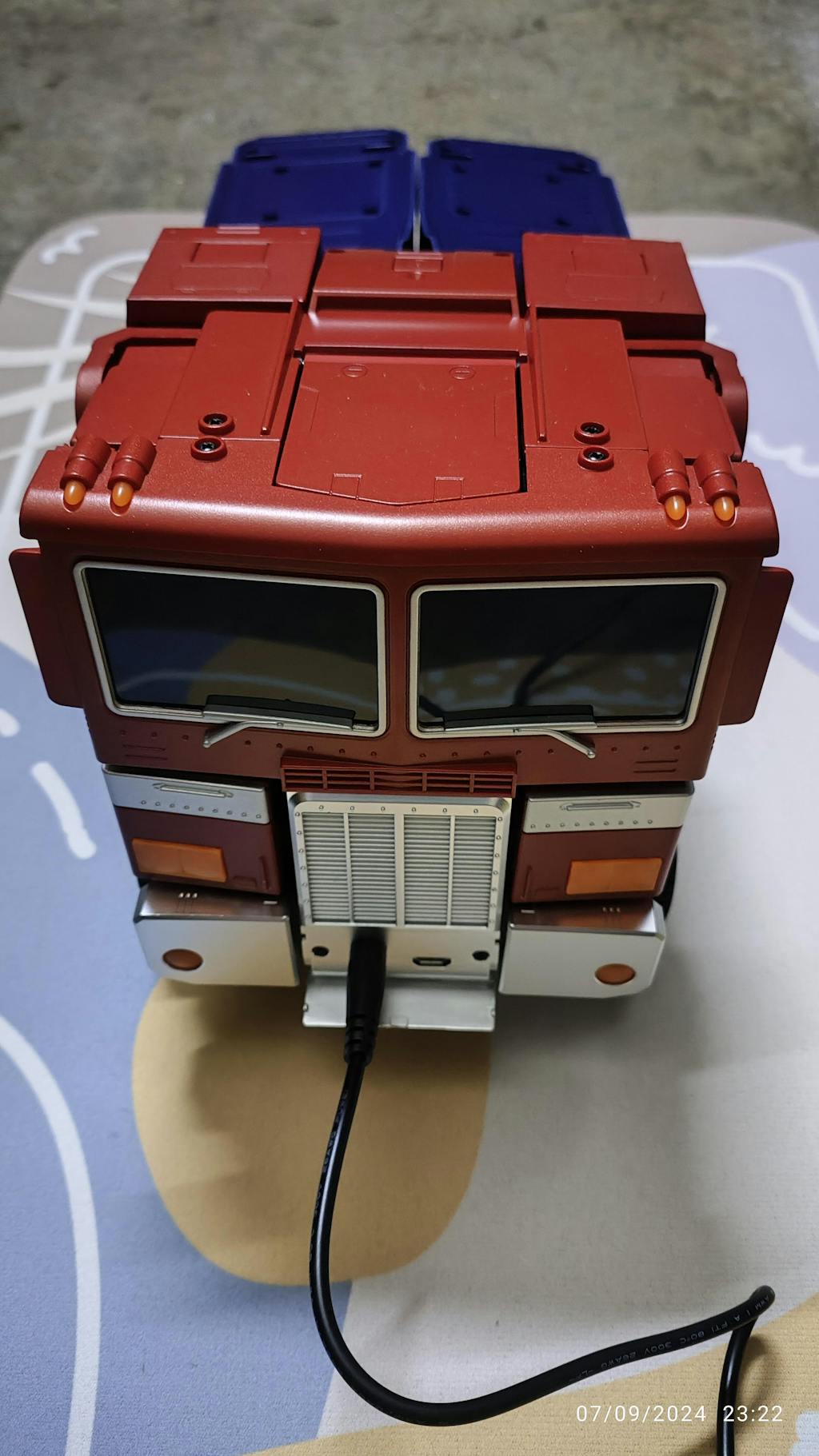 Robosen Elite Optimus Prime Auto-converting Robot | Robosen US