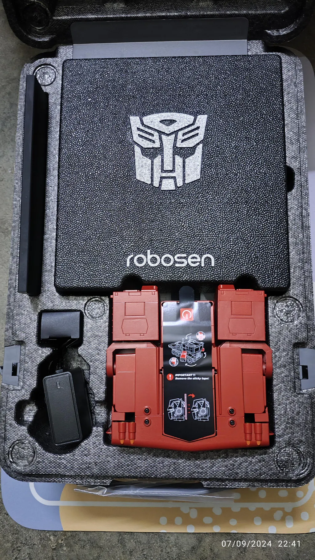 Robosen Elite Optimus Prime Auto-converting Robot | Robosen US